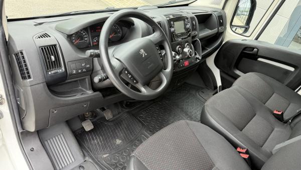 Balts Peugeot Boxer 2021 Rīga, ar dzinēja tilpumu 2.20 L un nobraukumu 187 tūkst. km par 1250000 €, foto 7 vietnē AUTOMOTO.COM.LV