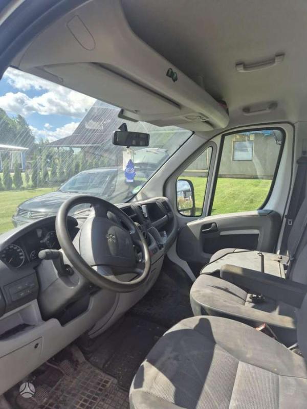 Balts Peugeot Boxer 2010 Viļņa, ar dzinēja tilpumu 2.20 L un nobraukumu 245 tūkst. km par 3100 €, foto 5 vietnē AUTOMOTO.COM.LV