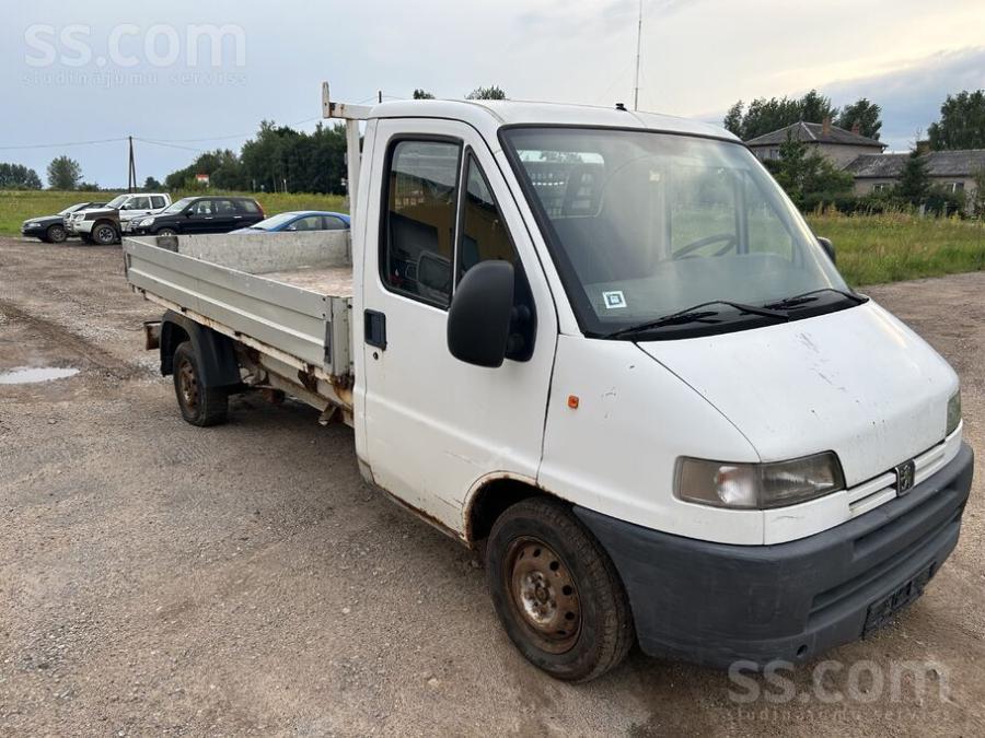 Balts Peugeot Boxer 2000 Rēzekne, ar dzinēja tilpumu 2.50 L un nobraukumu 273 tūkst. km par 2000 €, foto 3 vietnē AUTOMOTO.COM.LV