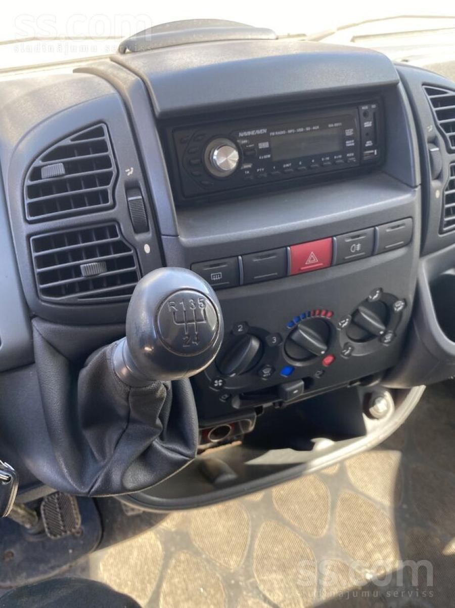 Balts Peugeot Boxer 2002 Krāslava, ar dzinēja tilpumu 2.20 L un nobraukumu 169 tūkst. km par 4200 €, foto 11 vietnē AUTOMOTO.COM.LV