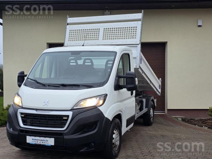 White Peugeot Boxer 2019 in Riga, with an engine capacity of 2.00 L and mileage of 80 thousand km for 14950 €, photo 2 on AUTOMOTO.COM.LV