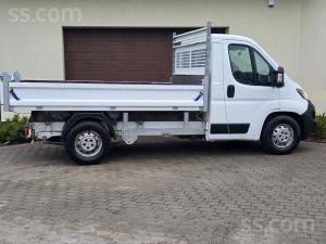 White Peugeot Boxer 2019 in Riga, with an engine capacity of 2.00 L and mileage of 80 thousand km for 14950 €, photo 6 on AUTOMOTO.COM.LV