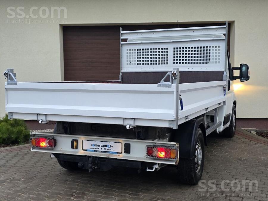 White Peugeot Boxer 2019 in Riga, with an engine capacity of 2.00 L and mileage of 80 thousand km for 14950 €, photo 7 on AUTOMOTO.COM.LV