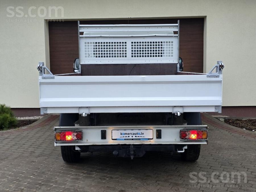 White Peugeot Boxer 2019 in Riga, with an engine capacity of 2.00 L and mileage of 80 thousand km for 14950 €, photo 8 on AUTOMOTO.COM.LV