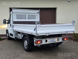 White Peugeot Boxer 2019 in Riga, with an engine capacity of 2.00 L and mileage of 80 thousand km for 14950 €, photo 9 on AUTOMOTO.COM.LV