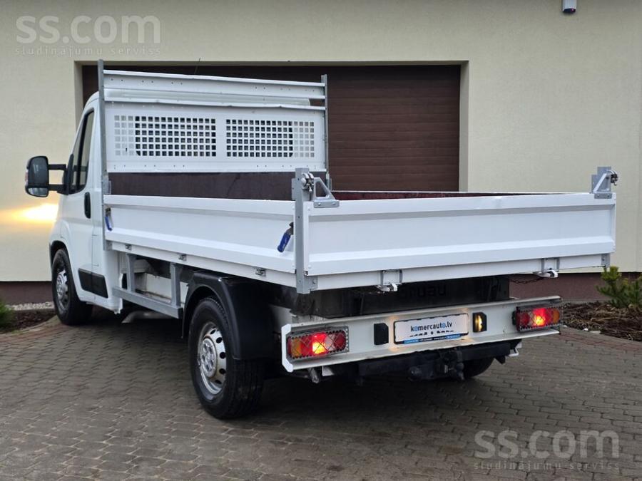 White Peugeot Boxer 2019 in Riga, with an engine capacity of 2.00 L and mileage of 80 thousand km for 14950 €, photo 9 on AUTOMOTO.COM.LV