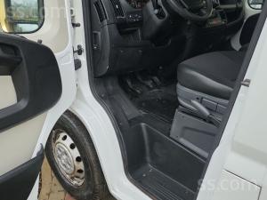 White Peugeot Boxer 2019 in Riga, with an engine capacity of 2.00 L and mileage of 80 thousand km for 14950 €, photo 10 on AUTOMOTO.COM.LV