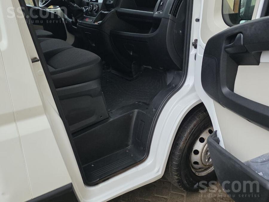 White Peugeot Boxer 2019 in Riga, with an engine capacity of 2.00 L and mileage of 80 thousand km for 14950 €, photo 13 on AUTOMOTO.COM.LV