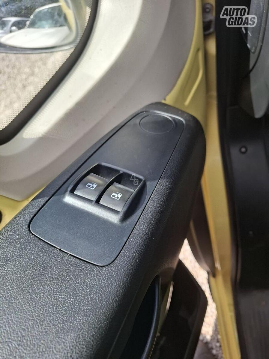 Yellow Peugeot Boxer 2011 in Kelme, with an engine capacity of 2.20 L and mileage of 280 thousand km for 6500 €, photo 11 on AUTOMOTO.COM.LV