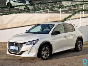 Balts Peugeot e-208 2022 Rīga, ar dzinēja tilpumu 0.00 L un nobraukumu 49 tūkst. km par 14999 €, foto  vietnē AUTOMOTO.COM.LV