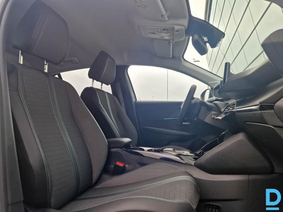 White Peugeot e-208 2022 in Riga, with an engine capacity of 0.00 L and mileage of 49 thousand km for 14999 €, photo 16 on AUTOMOTO.COM.LV
