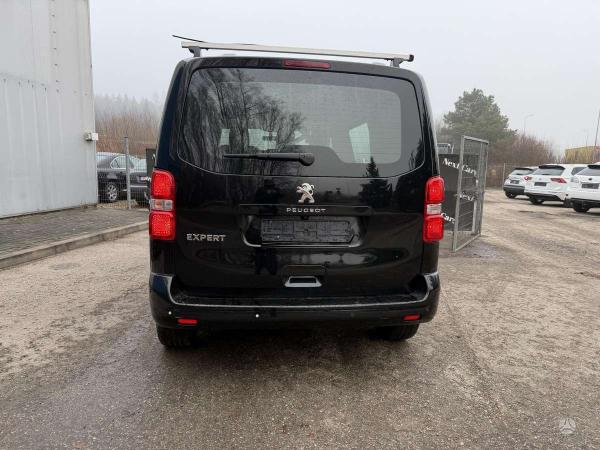 Black Peugeot Expert 2016 in Kaunas, with an engine capacity of 2.00 L and mileage of 89 thousand km for 10500 €, photo 7 on AUTOMOTO.COM.LV