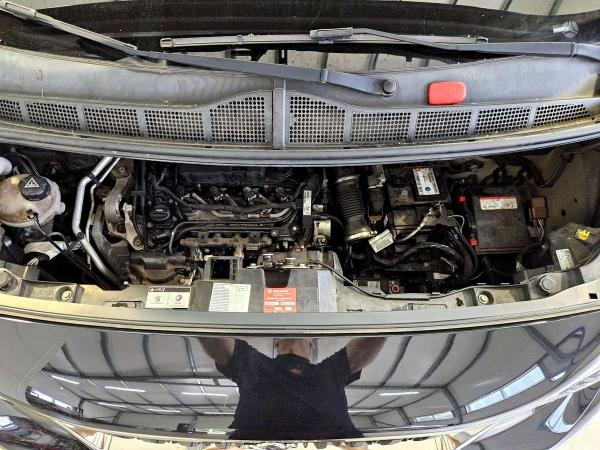 Black Peugeot Expert 2018 in Marijampole, with an engine capacity of 2.00 L and mileage of 257 thousand km for 6300 €, photo 10 on AUTOMOTO.COM.LV