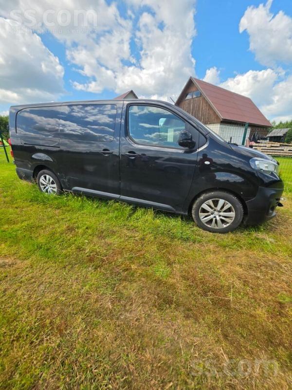 Black Peugeot Expert 2017 in Daugavpils, with an engine capacity of 2.00 L and mileage of 396 thousand km for 6500 €, photo 1 on AUTOMOTO.COM.LV