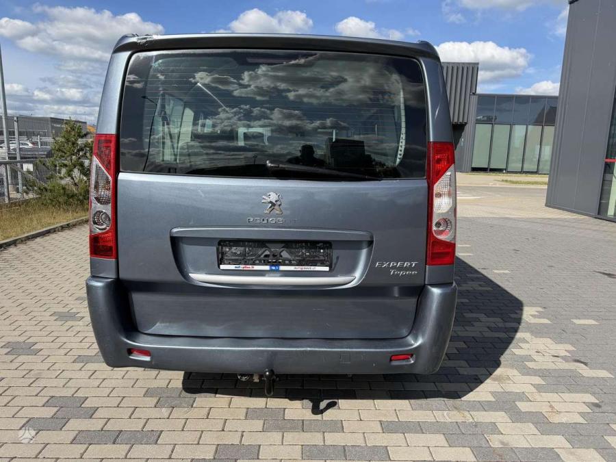 Pelēks Peugeot Expert 2015 Šauļi, ar dzinēja tilpumu 2.00 L un nobraukumu 271 tūkst. km par 7450 €, foto 7 vietnē AUTOMOTO.COM.LV
