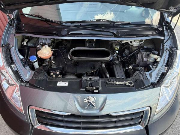 Grey Peugeot Expert 2015 in Siauliai, with an engine capacity of 2.00 L and mileage of 271 thousand km for 7450 €, photo 8 on AUTOMOTO.COM.LV
