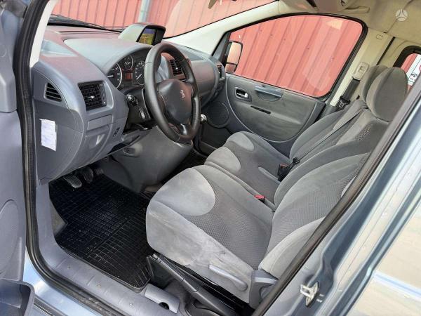 Grey Peugeot Expert 2015 in Siauliai, with an engine capacity of 2.00 L and mileage of 271 thousand km for 7450 €, photo 9 on AUTOMOTO.COM.LV