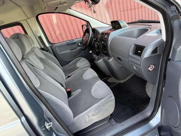 Grey Peugeot Expert 2015 in Siauliai, with an engine capacity of 2.00 L and mileage of 271 thousand km for 7450 €, photo 10 on AUTOMOTO.COM.LV