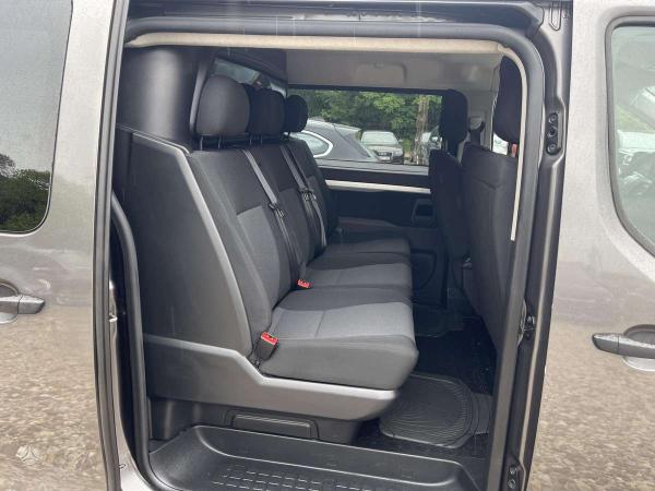 Pelēks Peugeot Expert 2018 Kauņa, ar dzinēja tilpumu 2.00 L un nobraukumu 265 tūkst. km par 8800 €, foto 10 vietnē AUTOMOTO.COM.LV