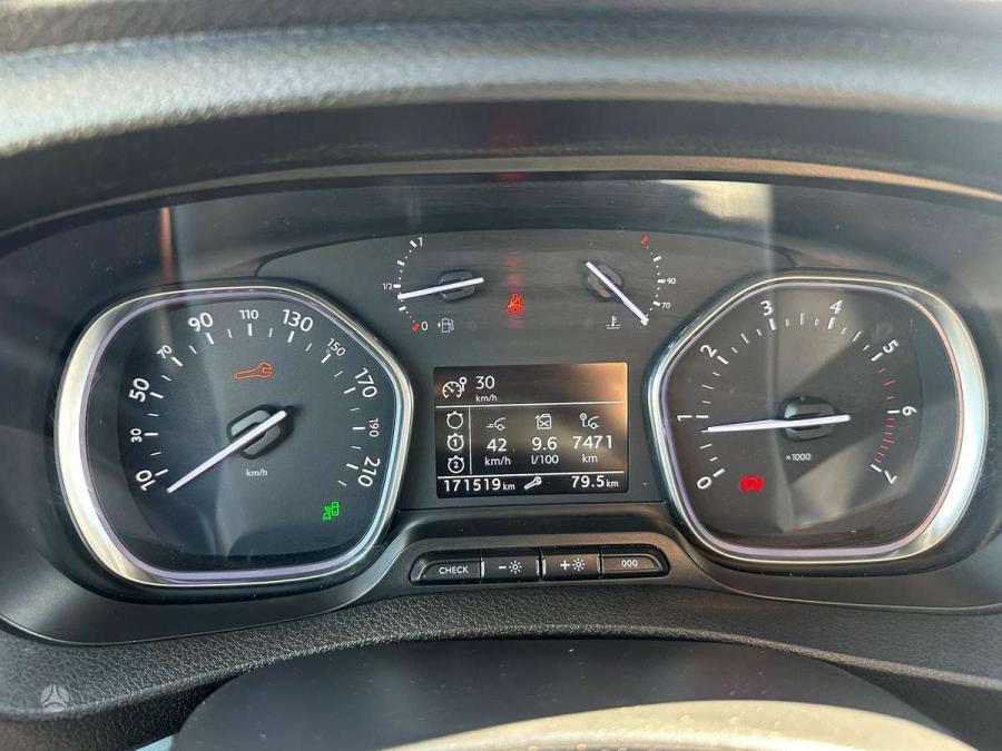 Grey Peugeot Expert 2019 in Telschi, with an engine capacity of 2.00 L and mileage of 172 thousand km for 9900 €, photo 11 on AUTOMOTO.COM.LV