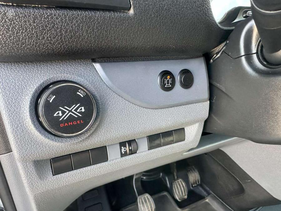 Grey Peugeot Expert 2019 in Telschi, with an engine capacity of 2.00 L and mileage of 172 thousand km for 9900 €, photo 13 on AUTOMOTO.COM.LV