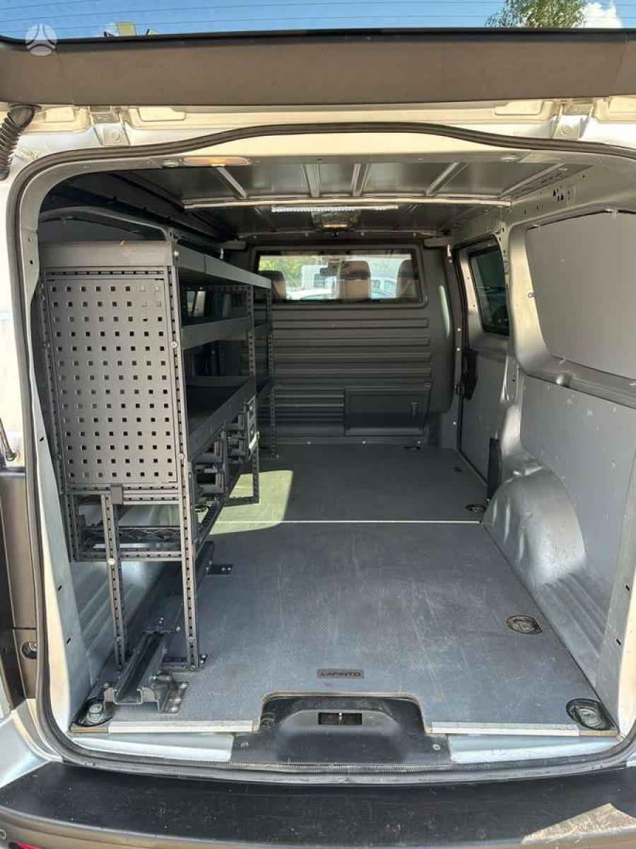 Grey Peugeot Expert 2019 in Telschi, with an engine capacity of 2.00 L and mileage of 172 thousand km for 9900 €, photo 18 on AUTOMOTO.COM.LV