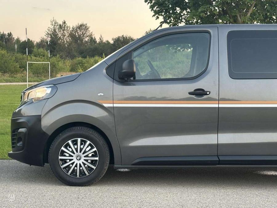 Grey Peugeot Expert 2019 in Siauliai, with an engine capacity of 1.50 L and mileage of 266 thousand km for 13450 €, photo 5 on AUTOMOTO.COM.LV