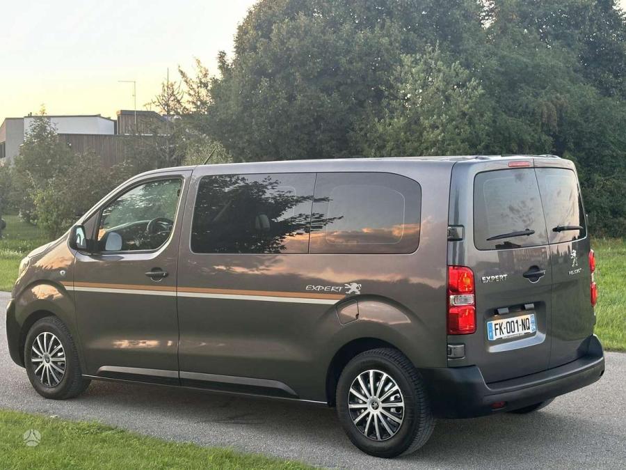 Grey Peugeot Expert 2019 in Siauliai, with an engine capacity of 1.50 L and mileage of 266 thousand km for 13450 €, photo 7 on AUTOMOTO.COM.LV