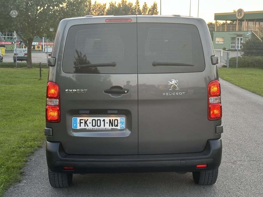 Grey Peugeot Expert 2019 in Siauliai, with an engine capacity of 1.50 L and mileage of 266 thousand km for 13450 €, photo 9 on AUTOMOTO.COM.LV