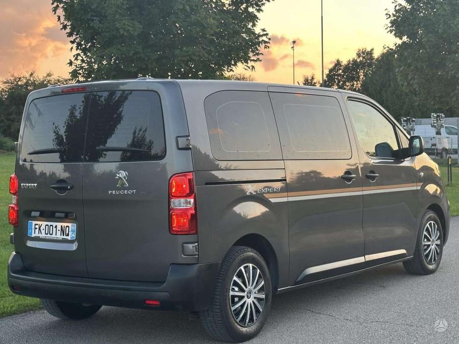 Grey Peugeot Expert 2019 in Siauliai, with an engine capacity of 1.50 L and mileage of 266 thousand km for 13450 €, photo 10 on AUTOMOTO.COM.LV