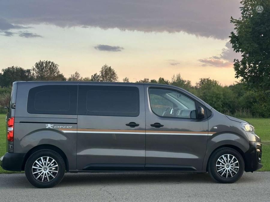 Grey Peugeot Expert 2019 in Siauliai, with an engine capacity of 1.50 L and mileage of 266 thousand km for 13450 €, photo 11 on AUTOMOTO.COM.LV