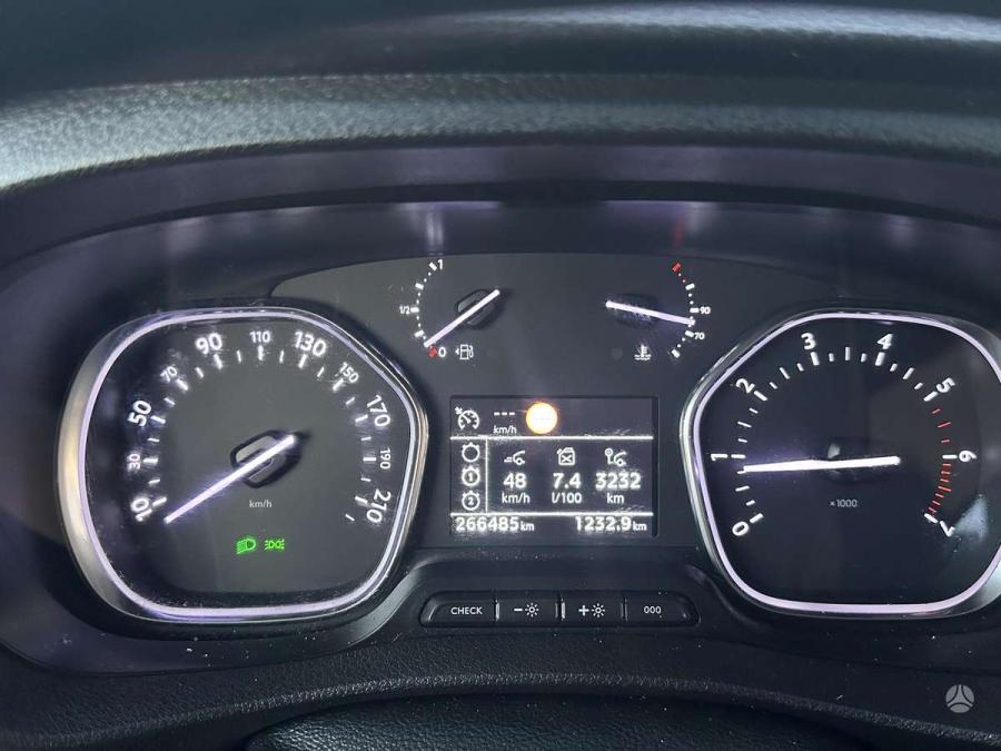 Grey Peugeot Expert 2019 in Siauliai, with an engine capacity of 1.50 L and mileage of 266 thousand km for 13450 €, photo 27 on AUTOMOTO.COM.LV