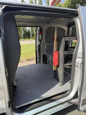 Pelēks Peugeot Expert 2019 Skaudvilė, ar dzinēja tilpumu 2.00 L un nobraukumu 116 tūkst. km par 11900 €, foto 12 vietnē AUTOMOTO.COM.LV