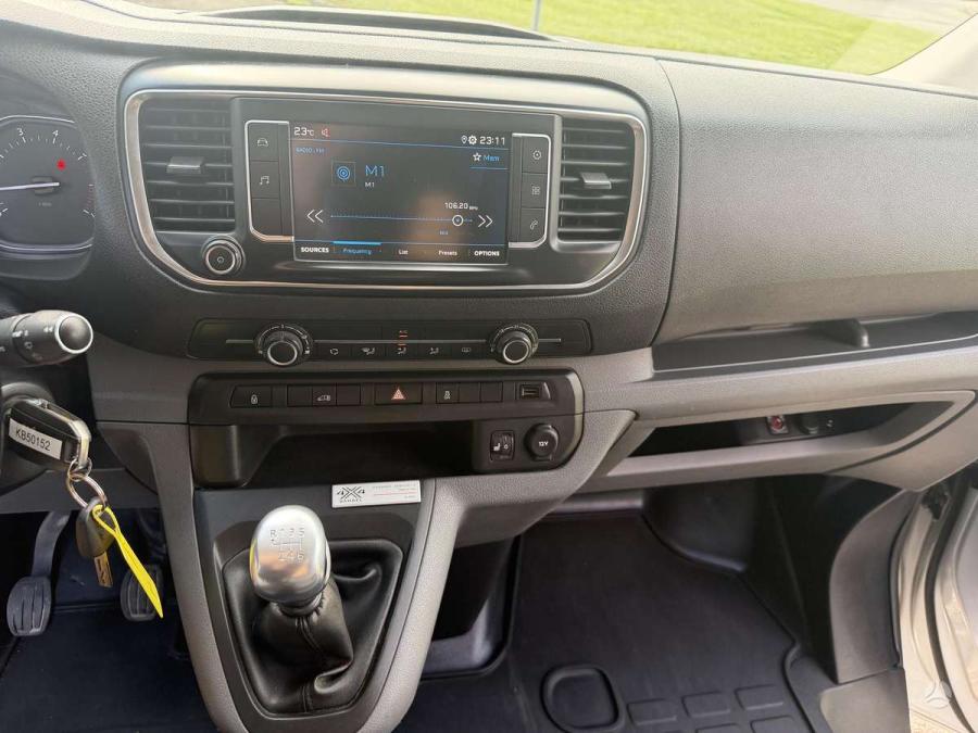 Pelēks Peugeot Expert 2019 Skaudvilė, ar dzinēja tilpumu 2.00 L un nobraukumu 116 tūkst. km par 11900 €, foto 18 vietnē AUTOMOTO.COM.LV