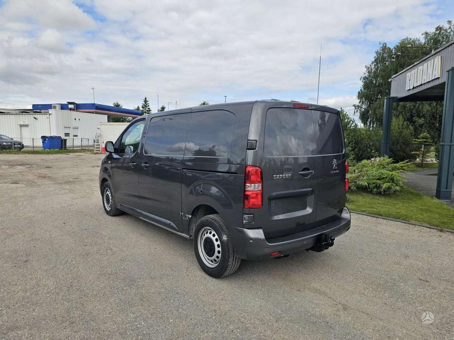 Grey Peugeot Expert 2021 in Pakruojis, with an engine capacity of 2.00 L and mileage of 167 thousand km for 8800 €, photo 6 on AUTOMOTO.COM.LV