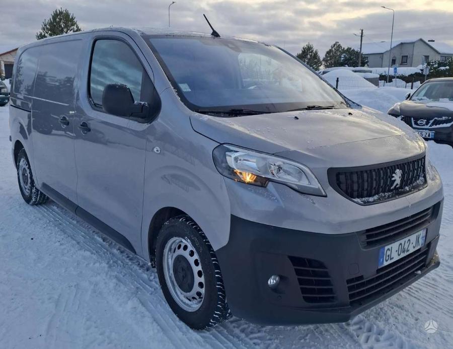 Grey Peugeot Expert 2022 in Taurage, with an engine capacity of 2.00 L and mileage of 194 thousand km for 12800 €, photo 4 on AUTOMOTO.COM.LV