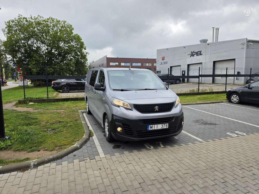 Grey Peugeot Expert 2022 in Vilnius, with an engine capacity of 2.00 L and mileage of 159 thousand km for 23595 €, photo 1 on AUTOMOTO.COM.LV