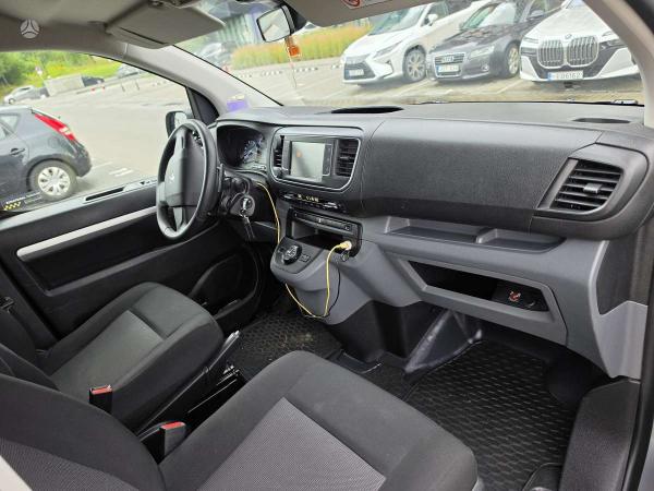 Grey Peugeot Expert 2022 in Vilnius, with an engine capacity of 2.00 L and mileage of 159 thousand km for 23595 €, photo 8 on AUTOMOTO.COM.LV