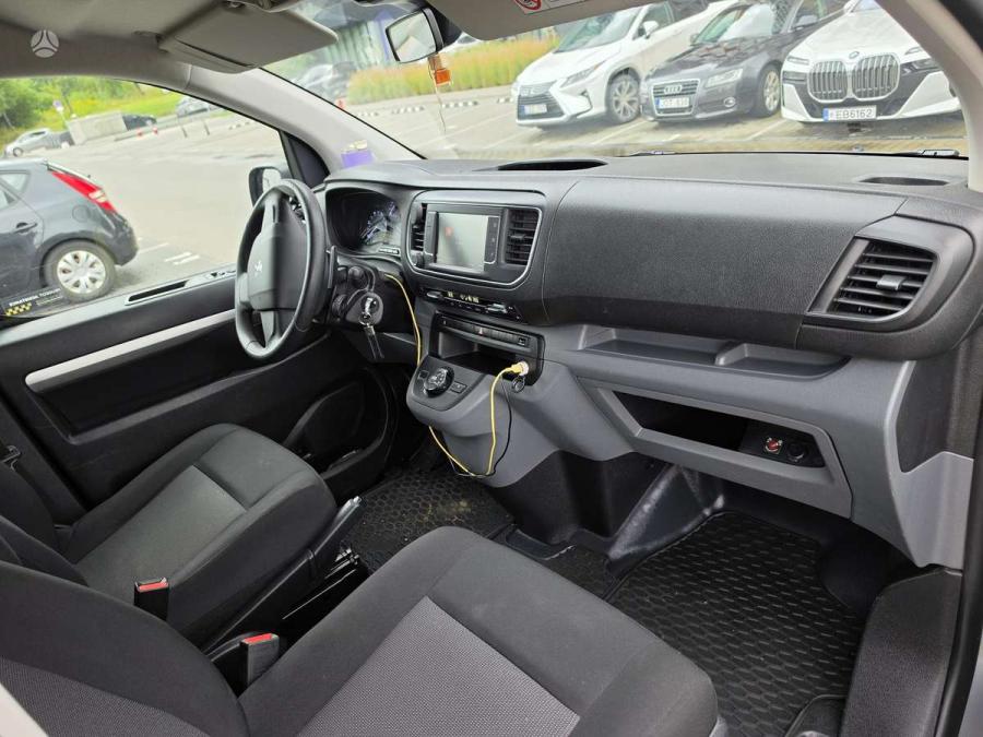Grey Peugeot Expert 2022 in Vilnius, with an engine capacity of 2.00 L and mileage of 159 thousand km for 23595 €, photo 8 on AUTOMOTO.COM.LV