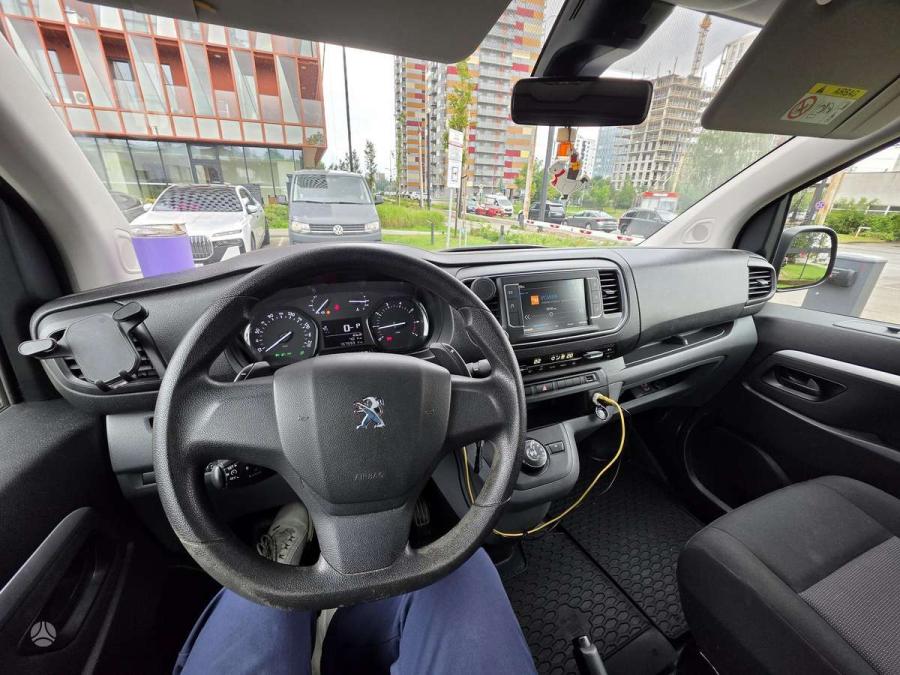 Grey Peugeot Expert 2022 in Vilnius, with an engine capacity of 2.00 L and mileage of 159 thousand km for 23595 €, photo 10 on AUTOMOTO.COM.LV