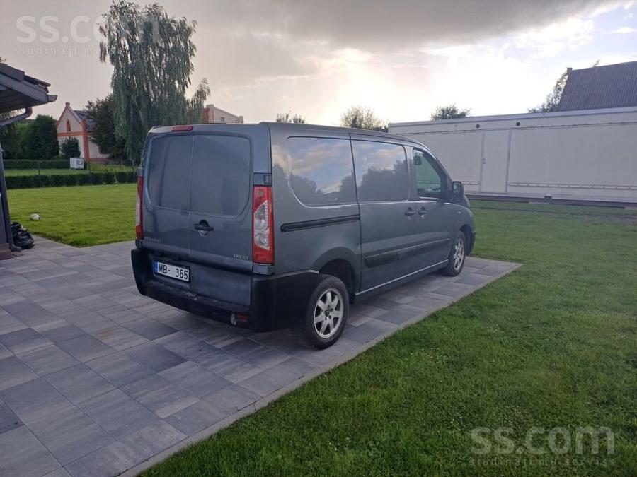 Grey Peugeot Expert 2007 in Bauska, with an engine capacity of 2.00 L and mileage of 380 thousand km for 1950 €, photo 3 on AUTOMOTO.COM.LV
