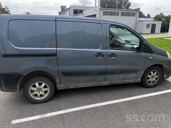 Peugeot Expert 2007 in Bauska on AUTOMOTO.COM.LV Grey Peugeot Expert 2007 in Bauska, with an engine capacity of 2.00 L and mileage of 421 thousand km for 600 €, photo 5 on AUTOMOTO.COM.LV
