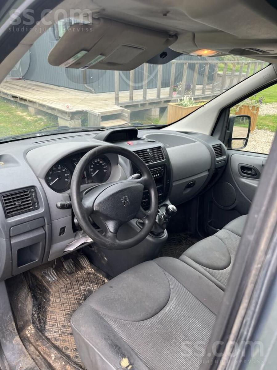 Pelēks Peugeot Expert 2008 Rīga, ar dzinēja tilpumu 2.00 L un nobraukumu 520 tūkst. km par 1000 €, foto 5 vietnē AUTOMOTO.COM.LV