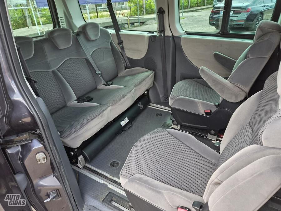 Grey Peugeot Expert 2011 in Klaipeda, with an engine capacity of 2.00 L and mileage of 287 thousand km for 6500 €, photo 16 on AUTOMOTO.COM.LV