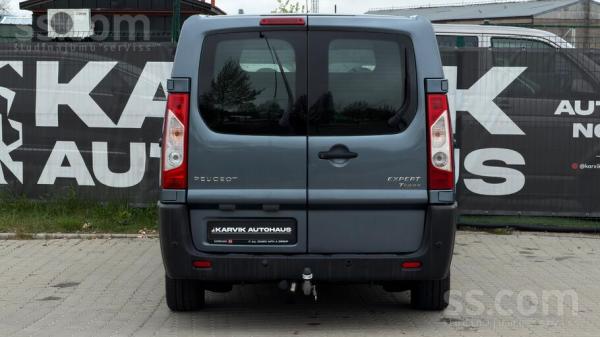 Grey Peugeot Expert 2015 in Liepaja, with an engine capacity of 2.00 L and mileage of 296 thousand km for 4850 €, photo 3 on AUTOMOTO.COM.LV