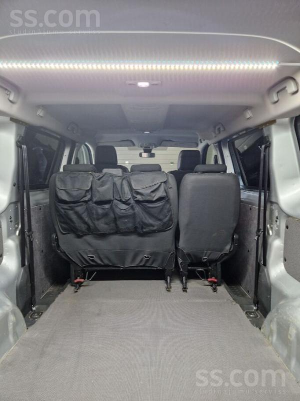 Grey Peugeot Expert 2017 in Aizkraukle, with an engine capacity of 1.60 L and mileage of 292 thousand km for 9300 €, photo 11 on AUTOMOTO.COM.LV