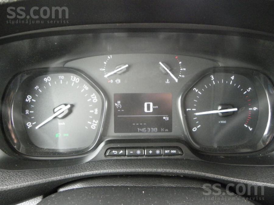 Grey Peugeot Expert 2017 in Valka, with an engine capacity of 2.00 L and mileage of 146 thousand km for 9600 €, photo 9 on AUTOMOTO.COM.LV