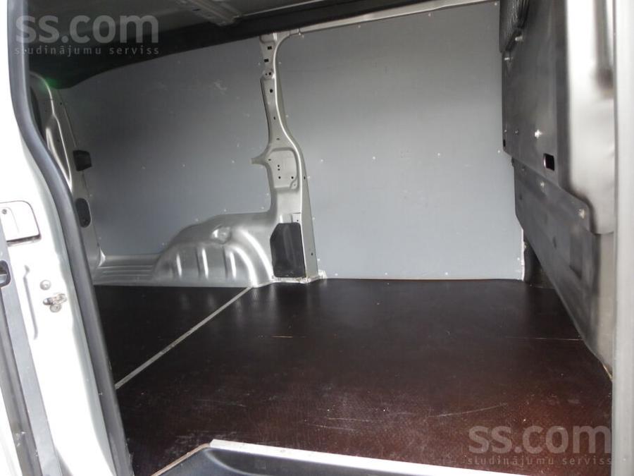 Grey Peugeot Expert 2017 in Valka, with an engine capacity of 2.00 L and mileage of 146 thousand km for 9600 €, photo 14 on AUTOMOTO.COM.LV