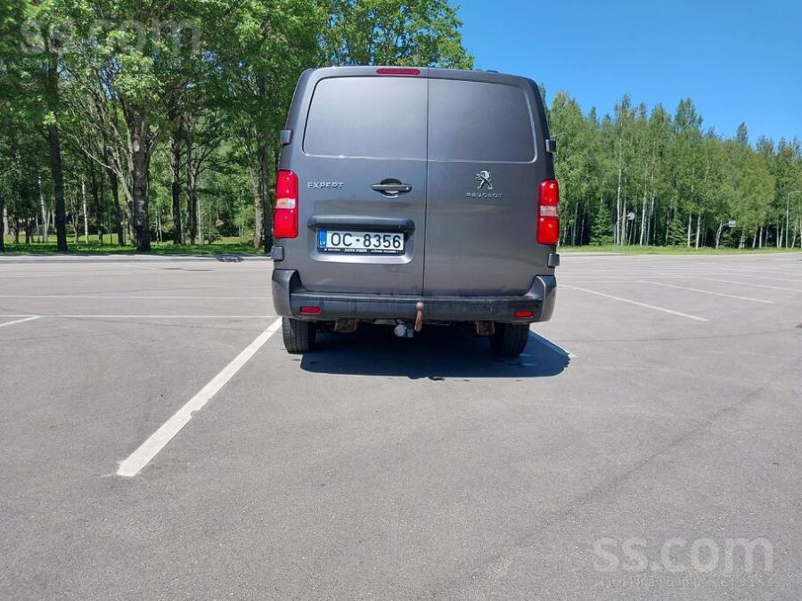 Grey Peugeot Expert 2018 in Aluksne, with an engine capacity of 2.00 L and mileage of 0 thousand km for 13200 €, photo 10 on AUTOMOTO.COM.LV