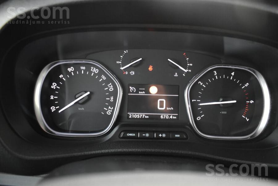 Pelēks Peugeot Expert 2018 Kuldīga, ar dzinēja tilpumu 2.00 L un nobraukumu 0 tūkst. km par 10550 €, foto 13 vietnē AUTOMOTO.COM.LV